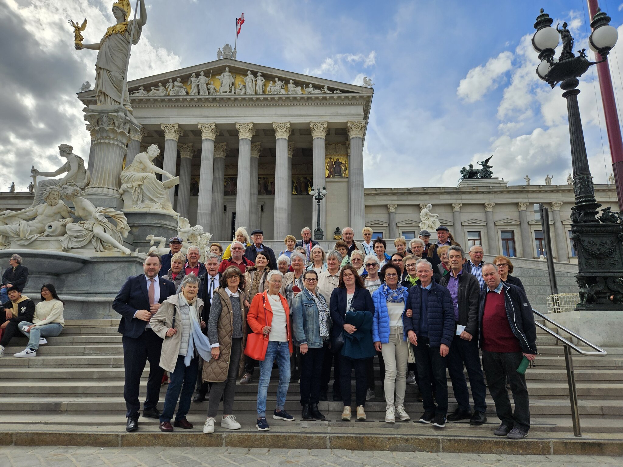 Ausflug nach Wien: Seniorenbund-Ortsgruppe Enns besucht das Parlament - Enns