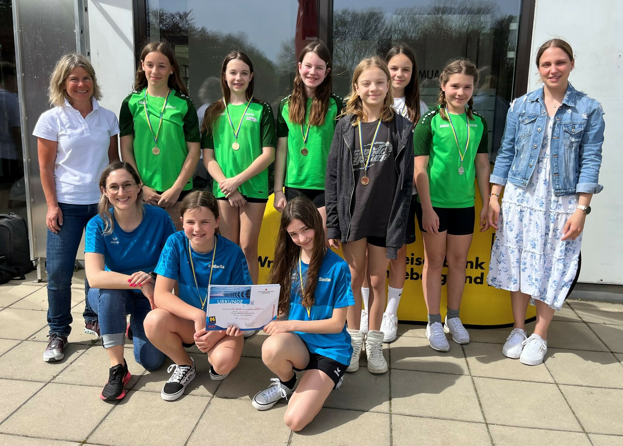 Ternitz: 🛟 Mittelschüler sind erstklassige Schwimmer 🏊 - Neunkirchen