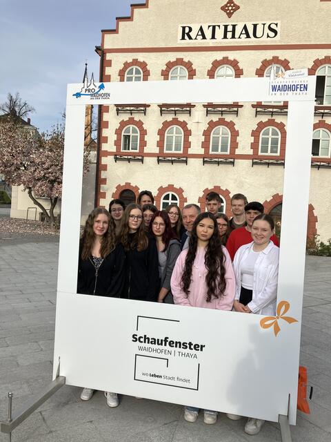 Politische Bildung: HAK-Schüler besuchen das Waidhofner Rathaus ...