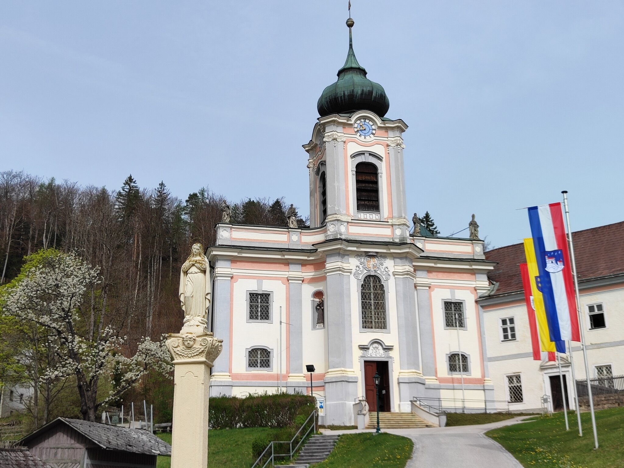 Wallfahrtskirche in Niederösterreich: Mariahilfberg in Gutenstein und ...