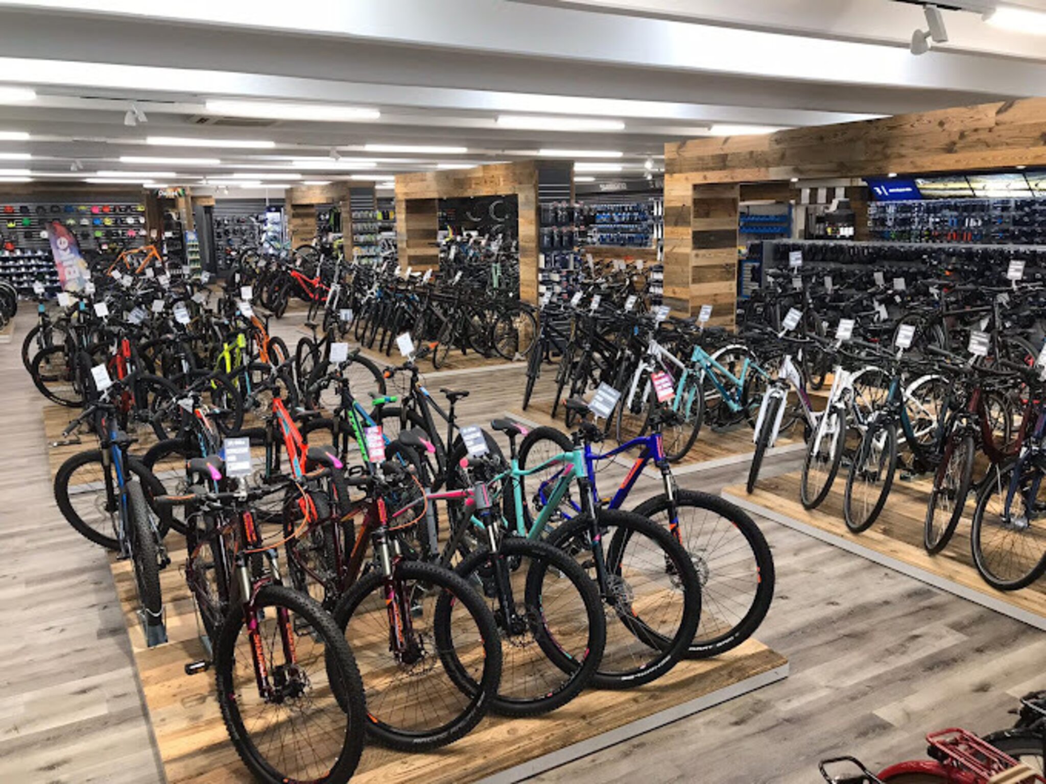 Vorteilstage: Lagerabverkauf und weitere tolle Angebote beim 2-Rad ...