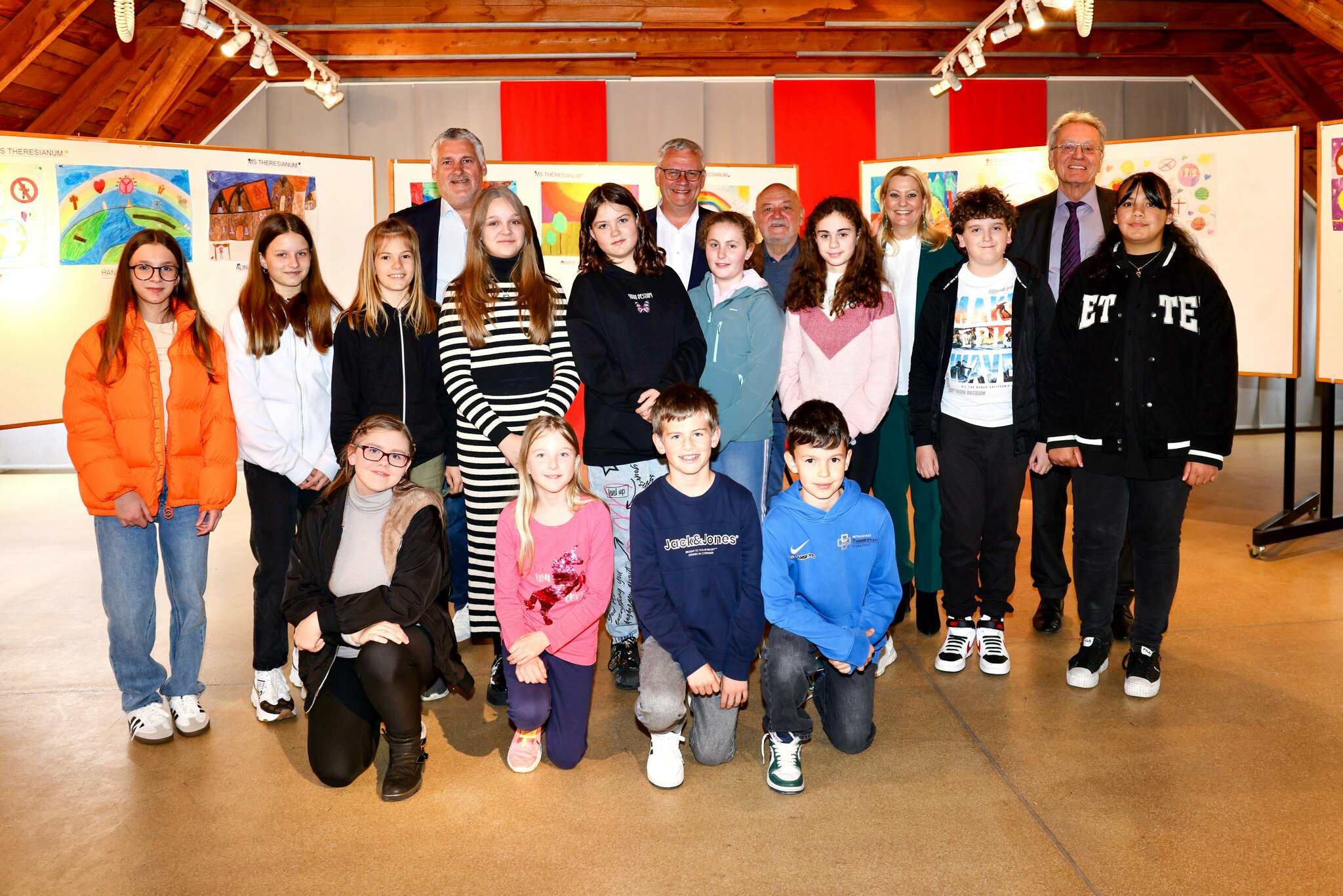 Friedensplakatwettbewerb: Mittelschulen aus Neufeld, Purbach und ...