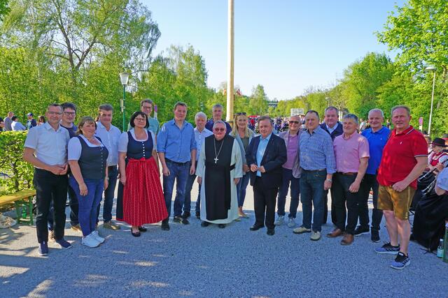 Kaiserwetter beim Maibaumaufstellen in Zwettl - Zwettl