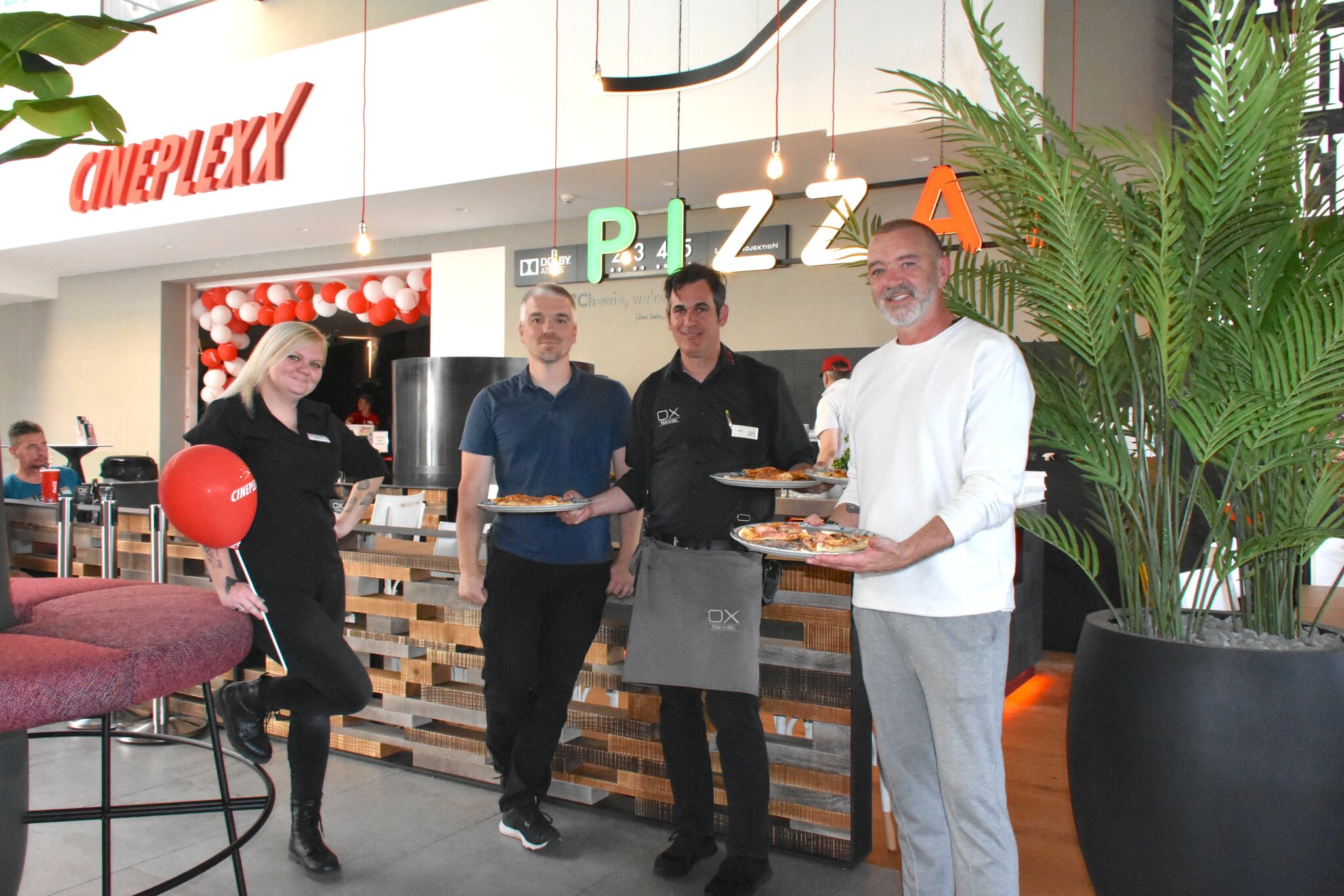 Familyevent: OX eröffnete Pizzacounter im Cineplexx mit Rahmenprogramm ...