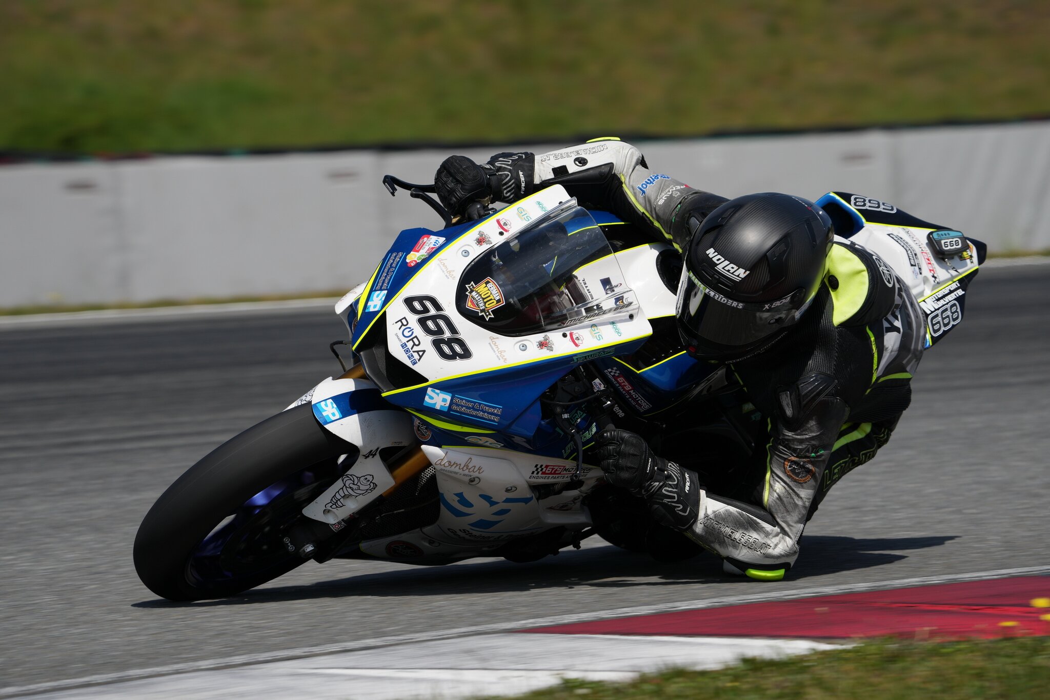 Plöderl fährt beim Saisonstart zum „German Moto Masters“ auf Platz 2 ...