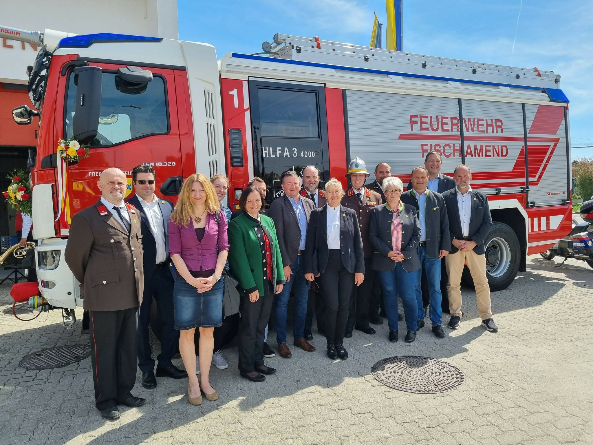 Fischamend Florianifeier: Fischamend rüstet Feuerwehrflotte auf - Schwechat