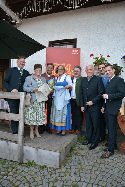 Gute Stimmung im Mohndorf: „Mei liabste Weis“ zu Gast in Armschlag - Zwettl