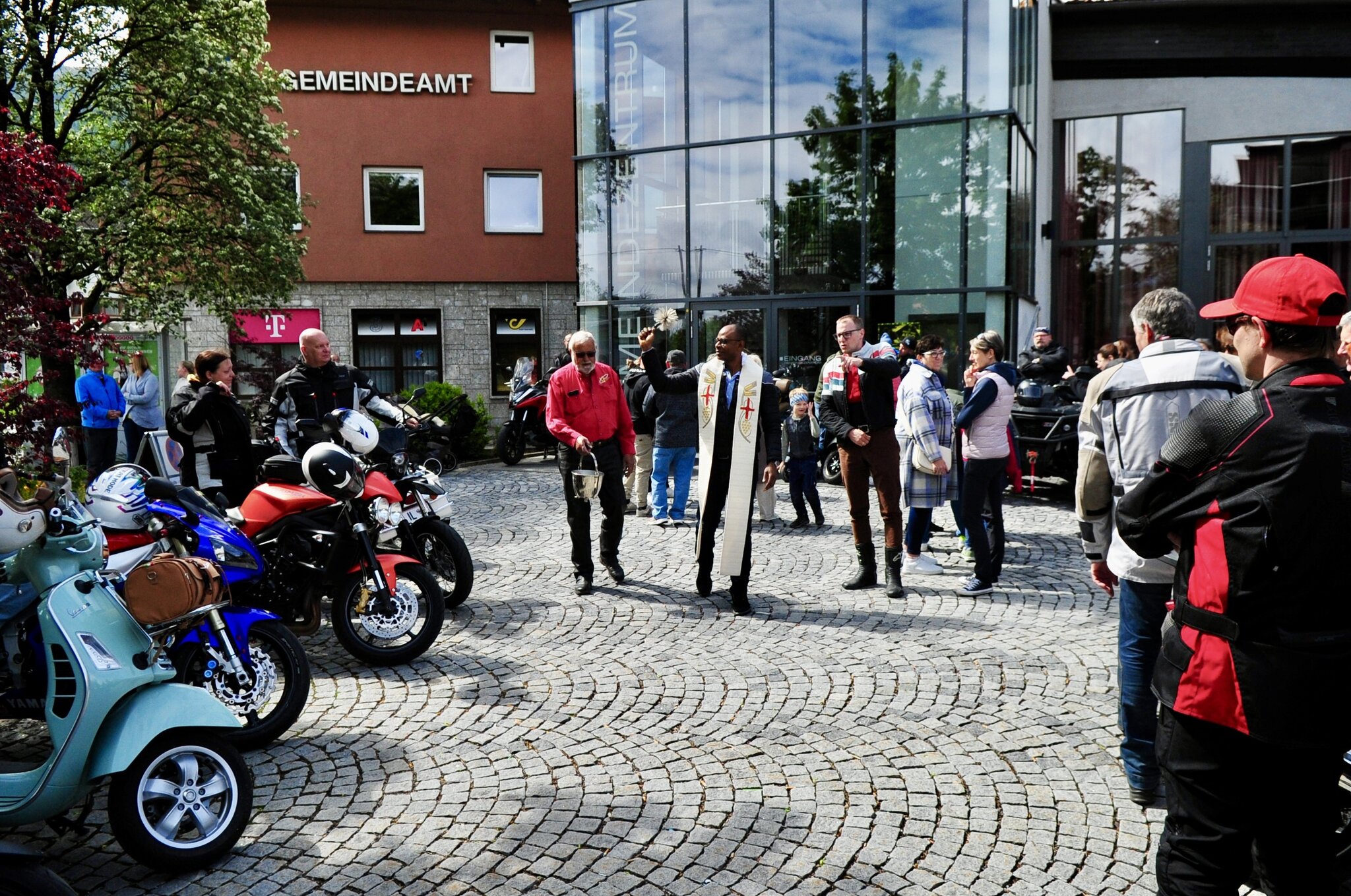 Traditionsakt: Alle Motorradfans holten sich den Segen in Götzens ...