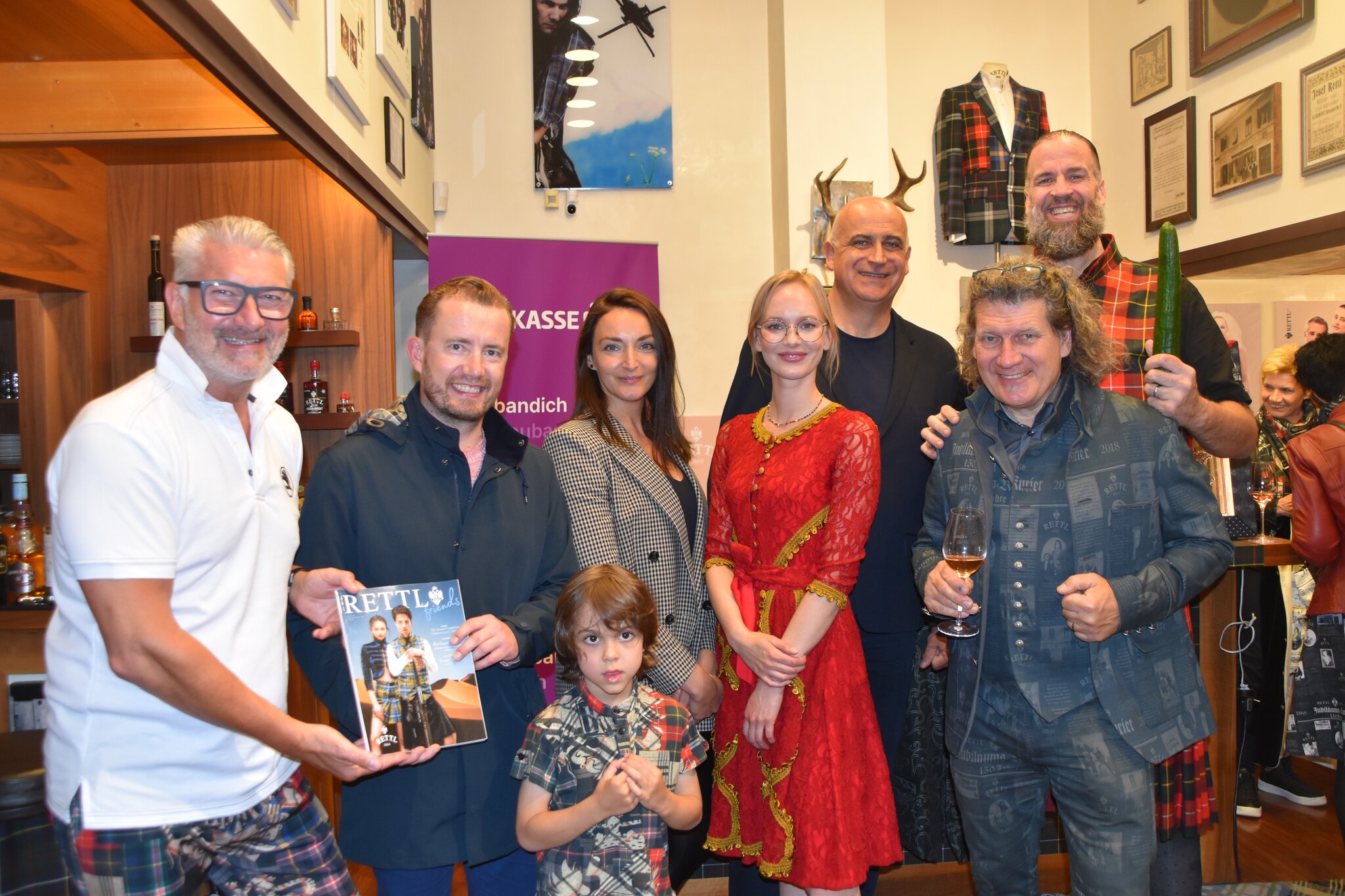 Mit Bildergalerie: Bei "Rettl & friends" wurde probiert und degustiert ...