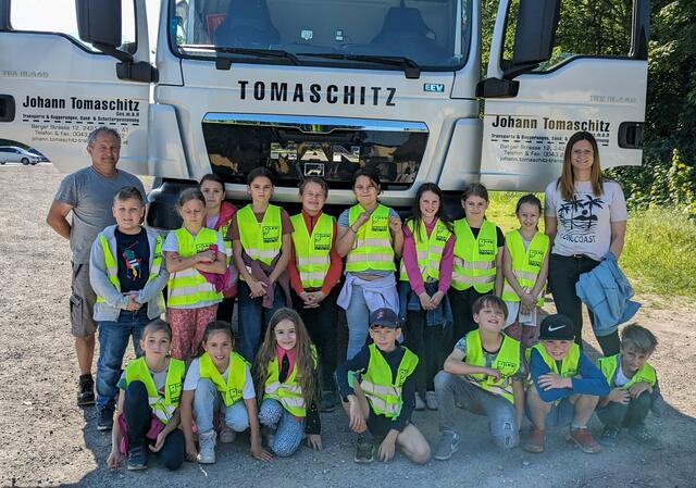 Lkw in der Schule: Lkw-Projekt macht Station in der Volksschule Kittsee ...