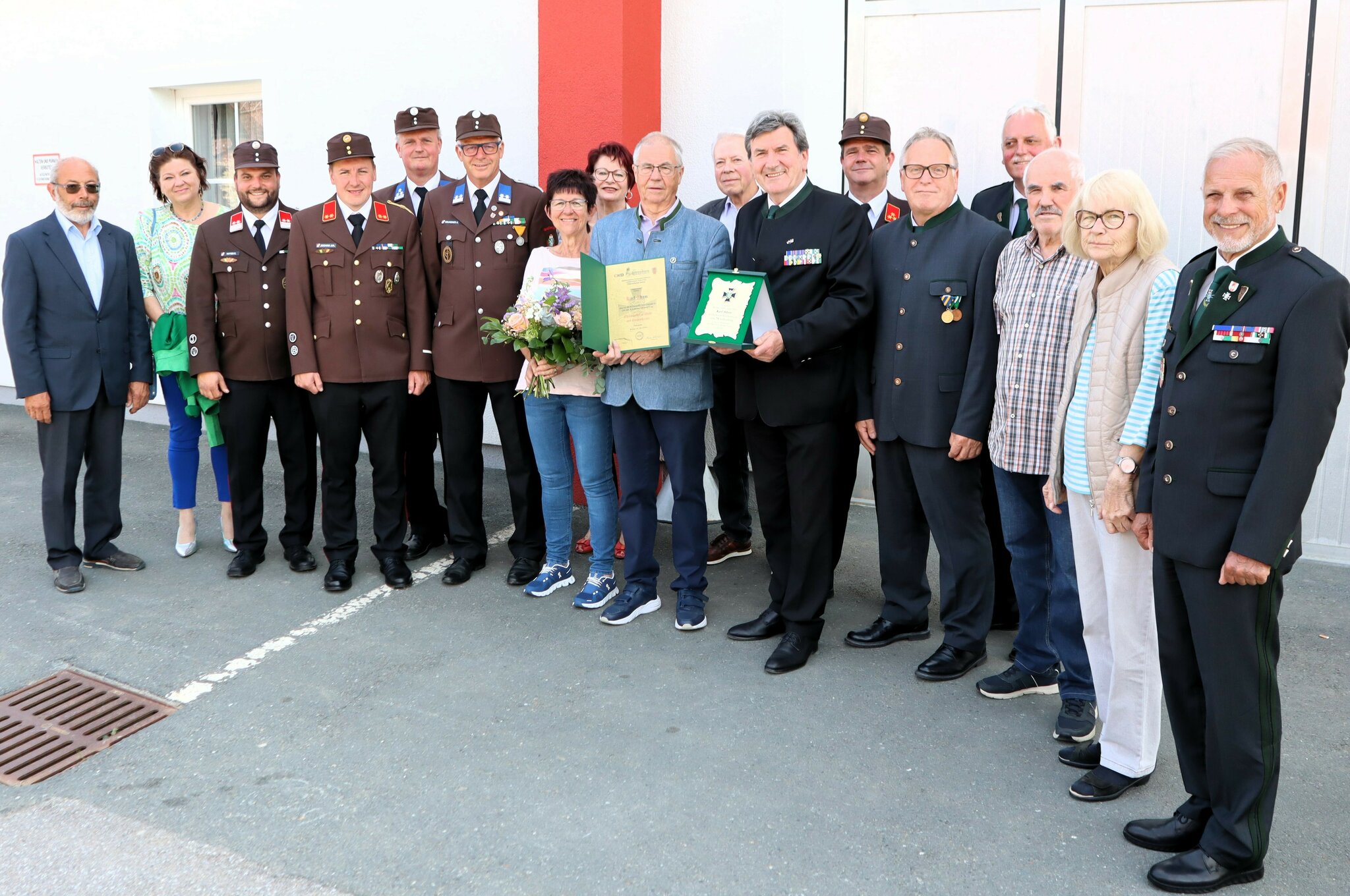 Gratulation durch FF und ÖKB: Karl Adam ist ein aktiver ...
