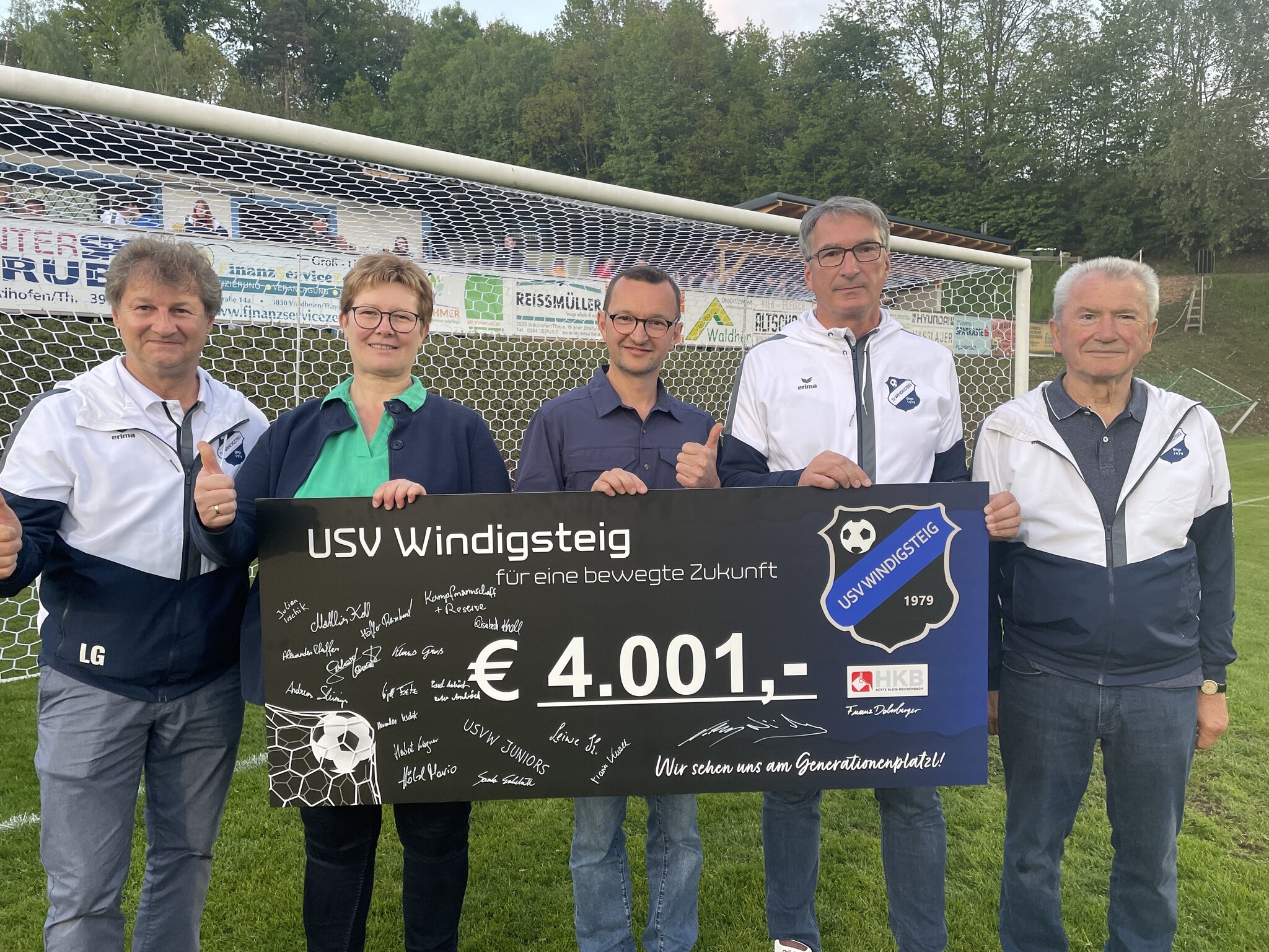 Errichtung Generationenplatz: Fußballverein spendet an die Gemeinde ...