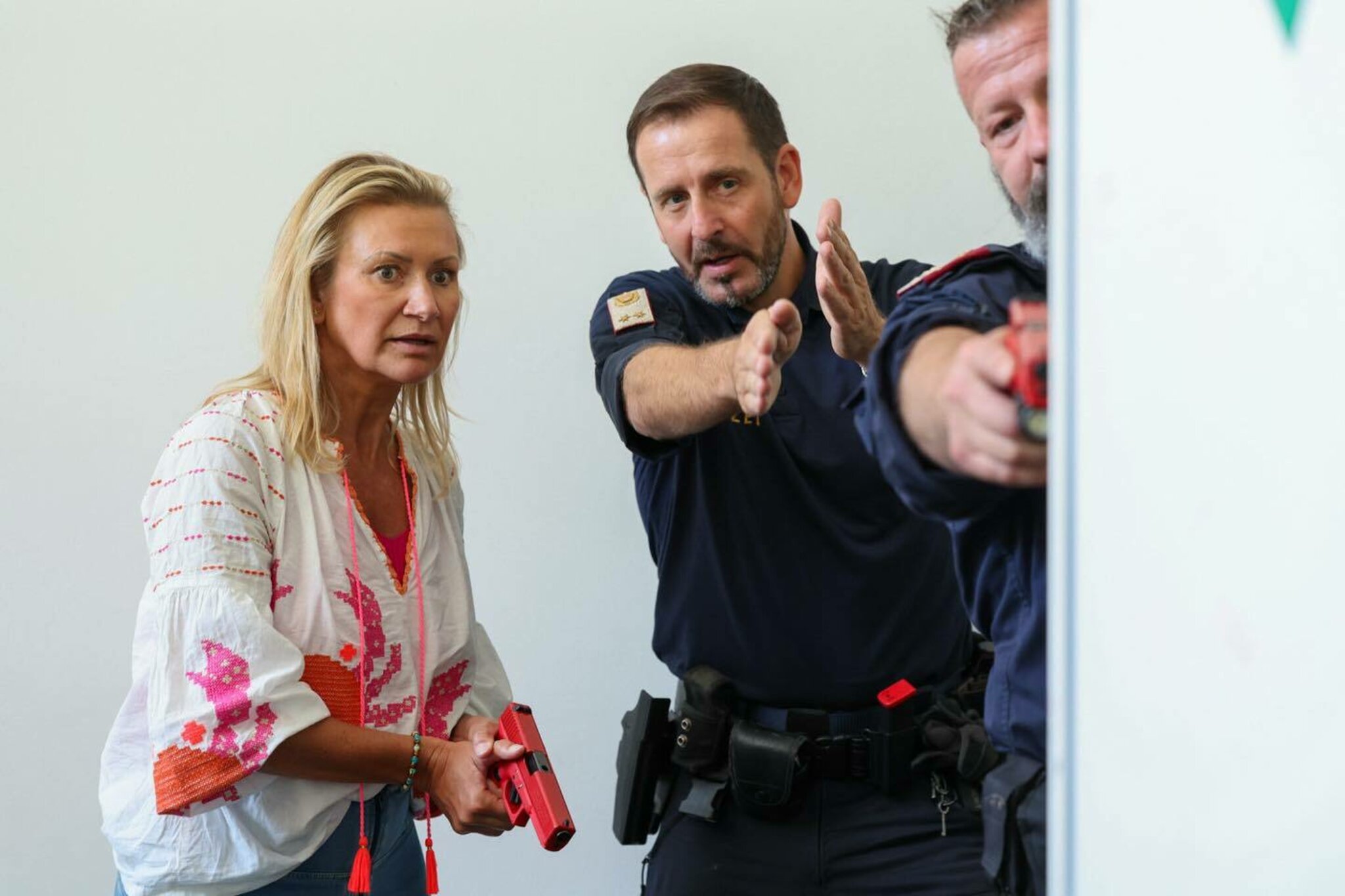 Hände Hoch!: Neue Soko Linz Kommissarin trainiert im Polizei-Boot-Camp ...