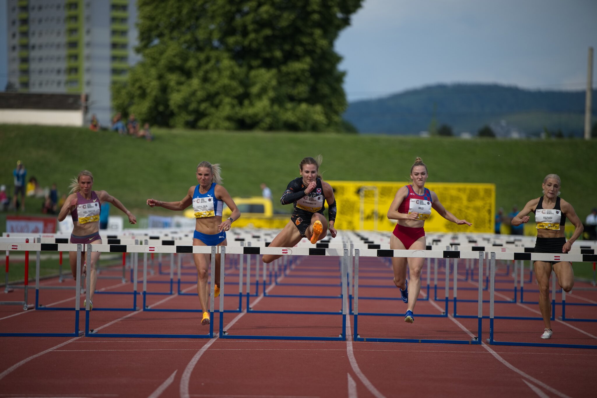 Horst Mandl Memorial 2024: Karin Strametz sprintet in Richtung ...