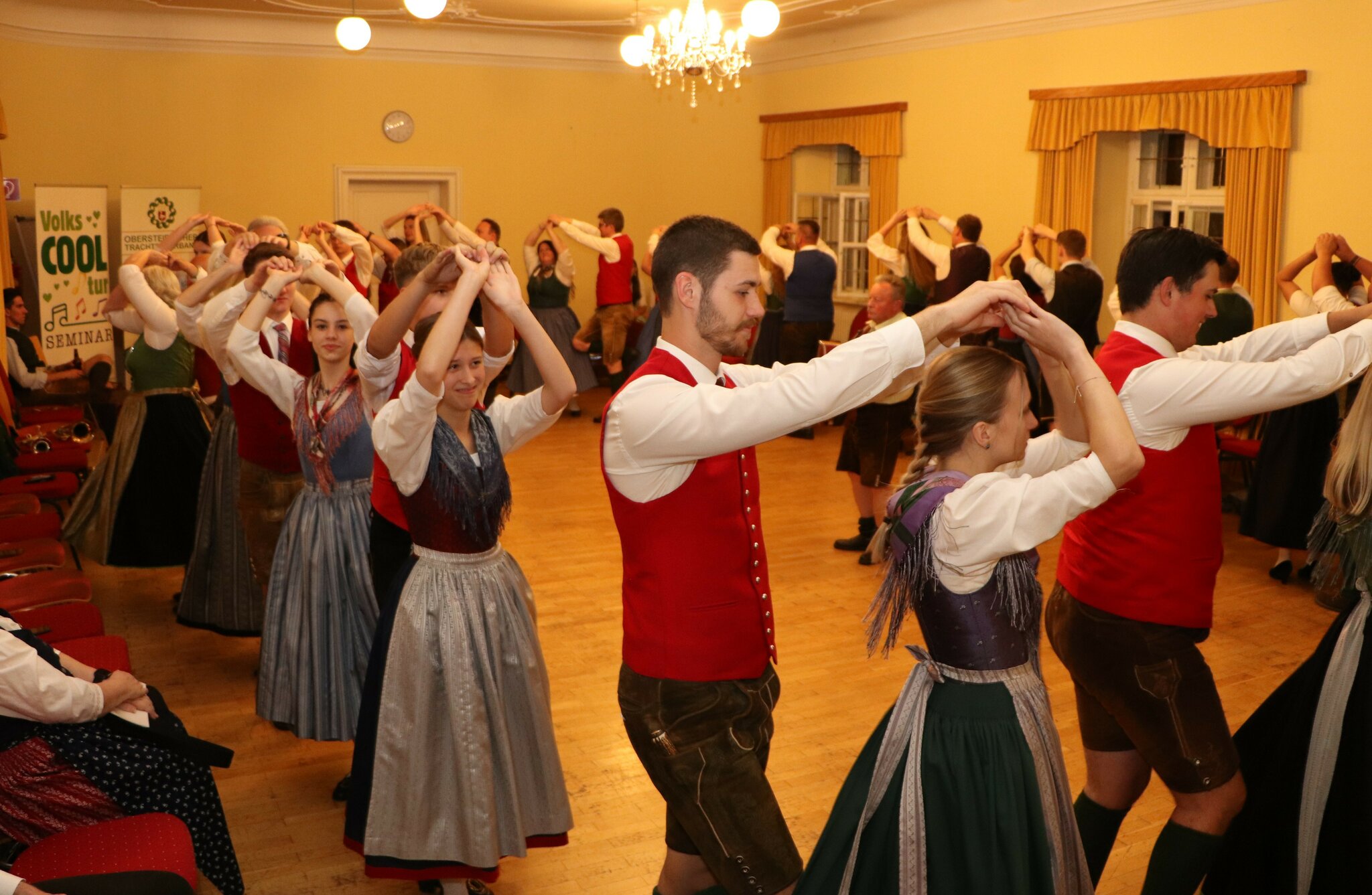 Brauchtümer und Tanz: VolksCOOLtur-Seminar vermittelte Traditionen - Leoben