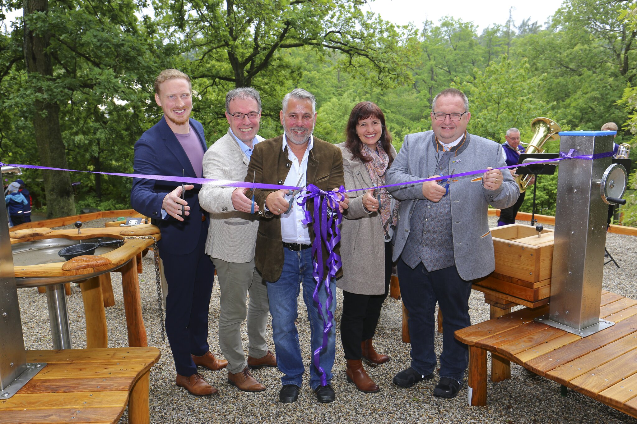 Amethyst Welt Maissau: Kugelbahnweg und Wasserspiel-Anlage eröffnet ...