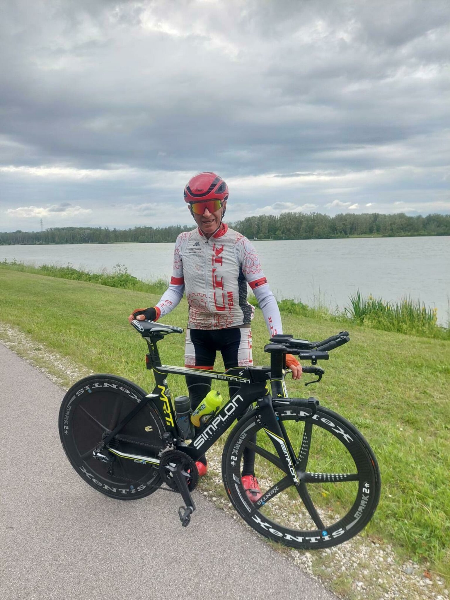 Rennrad-Dauerfahren: 67-jähriger Marchtrenker Hans Warga auf Rekordkurs ...