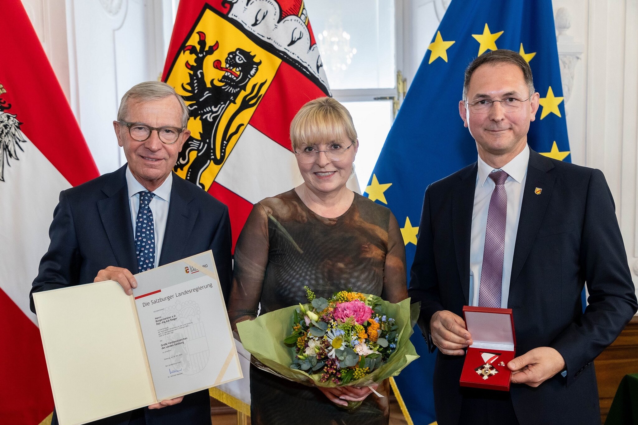 Neumarkt am Wallersee: Scheidender Bürgermeister Adi Rieger geehrt ...