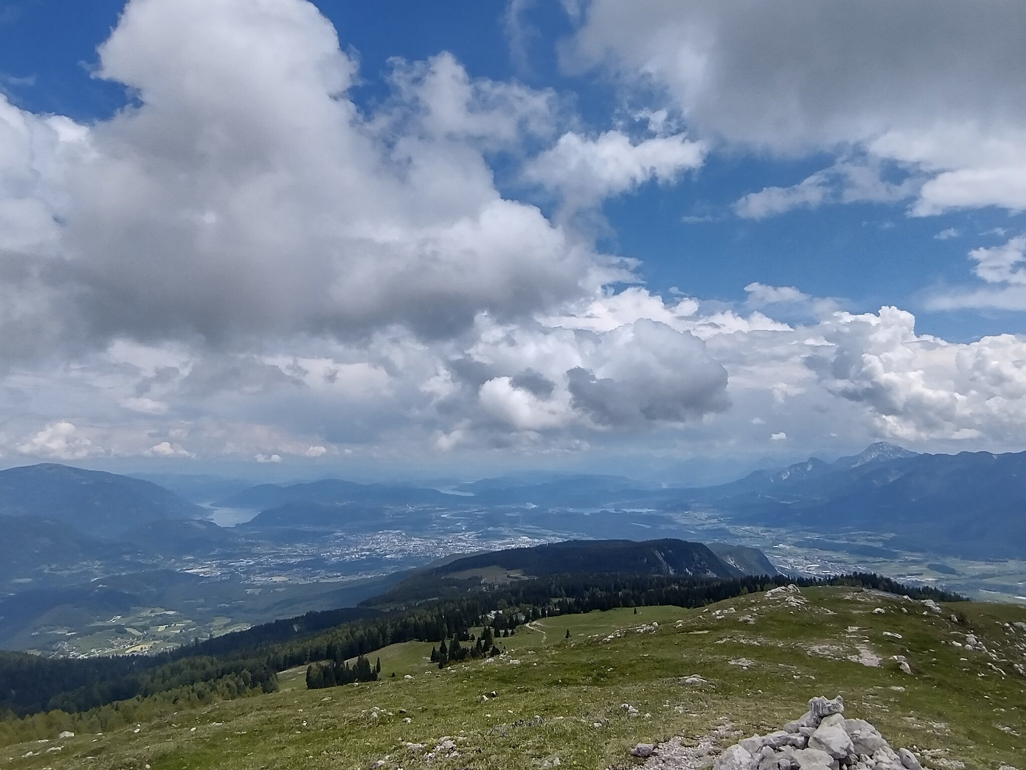 Blau Gelb, nicht Blau Weiß: Dobratsch - Gailtal