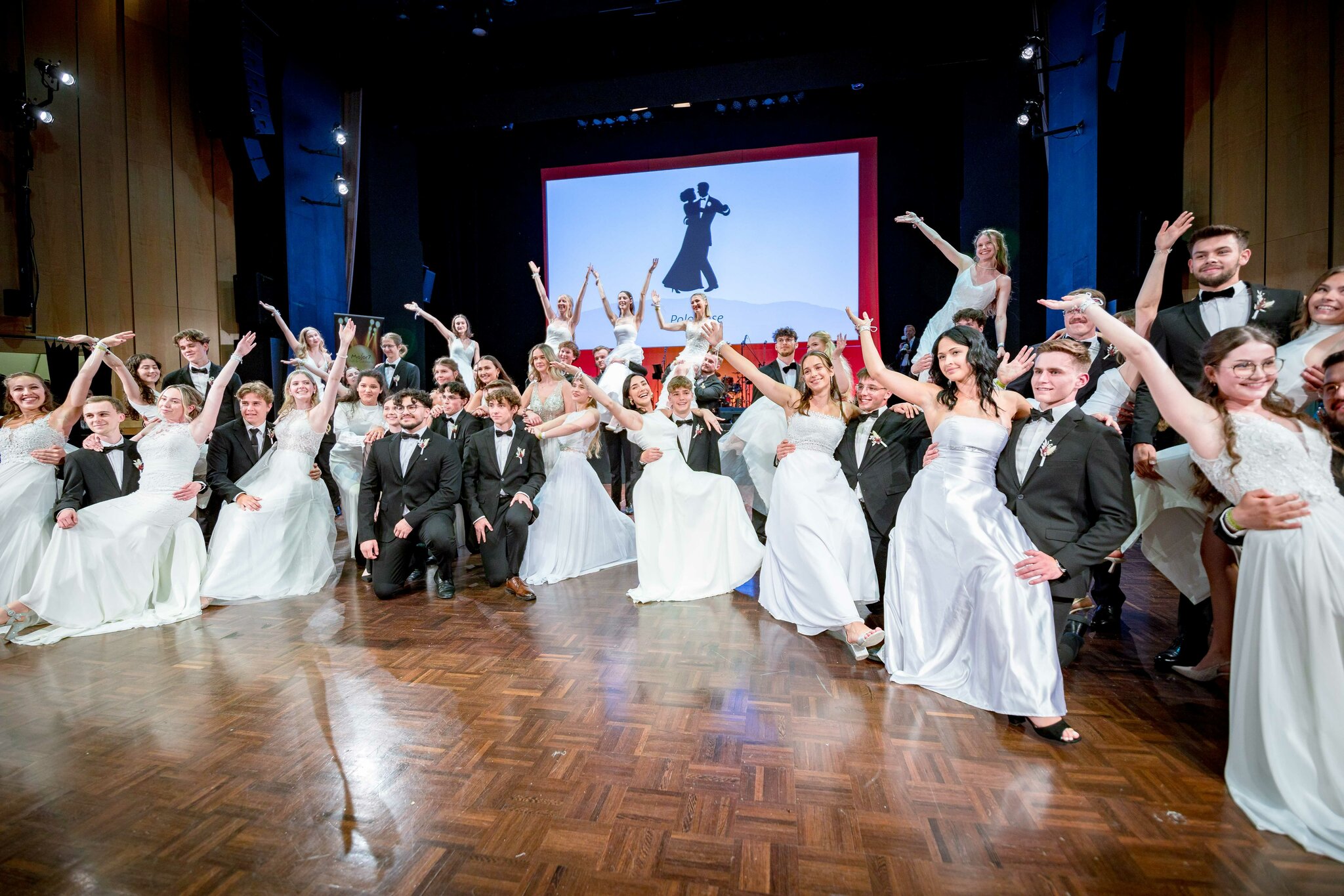 Große Bildergalerie: HTL Techniker feierten ihren Maturaball - Villach