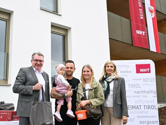 Neue Heimat: Schlüsselübergabe für 14 Eigentumswohnungen in Oberperfuss ...