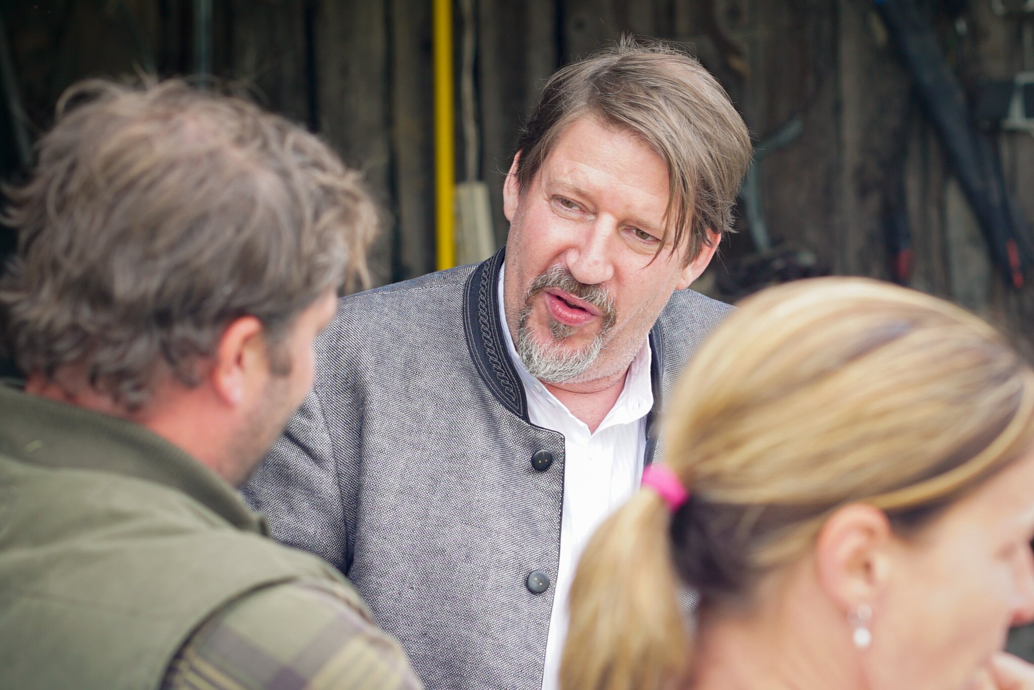 Klimaschutz und Natur: Politiker Thomas Waitz besucht Landwirte in ...