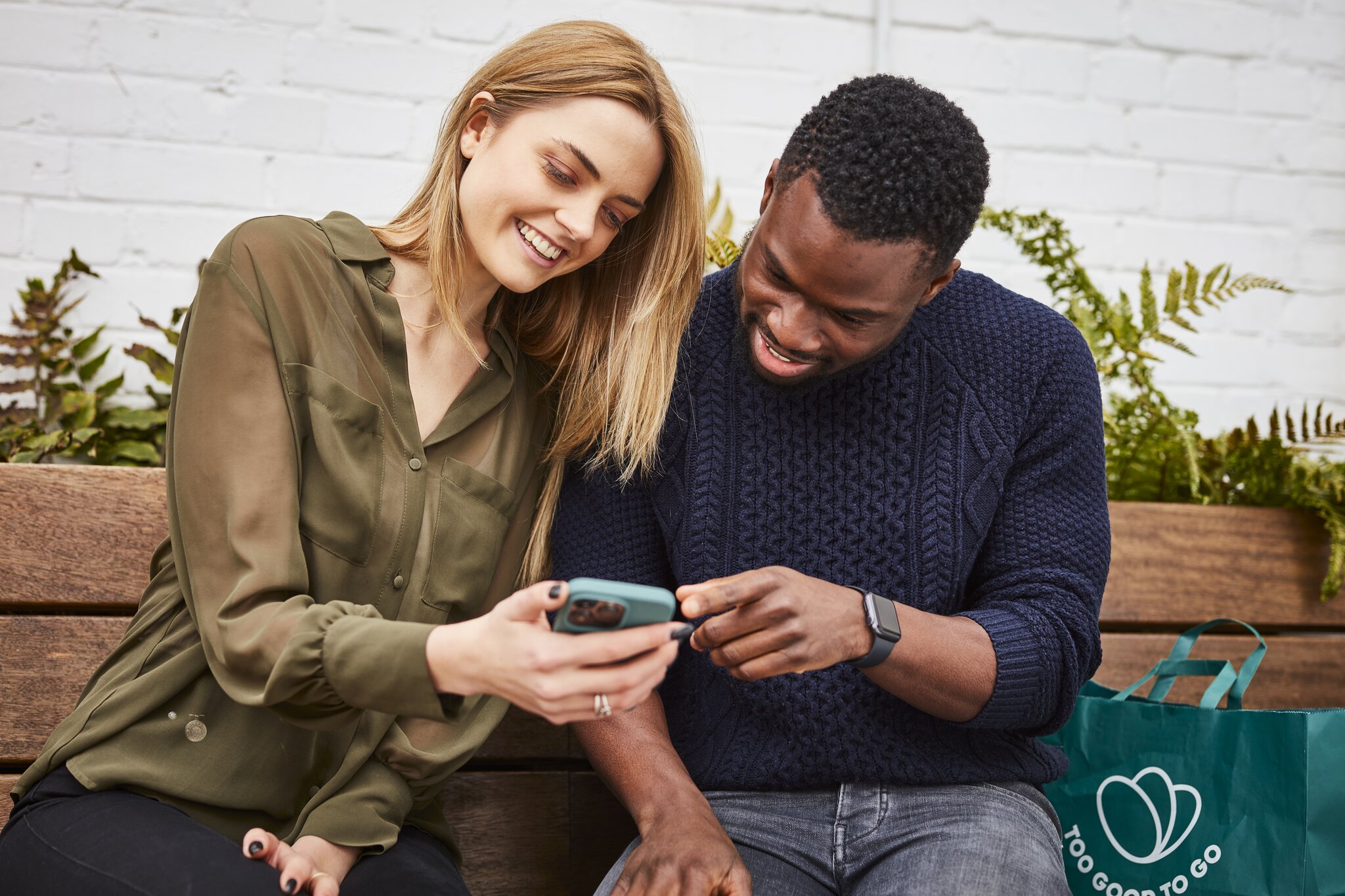 Lebensmittel sind wertvoll: "Too Good To Go" - Eine App gegen die ...