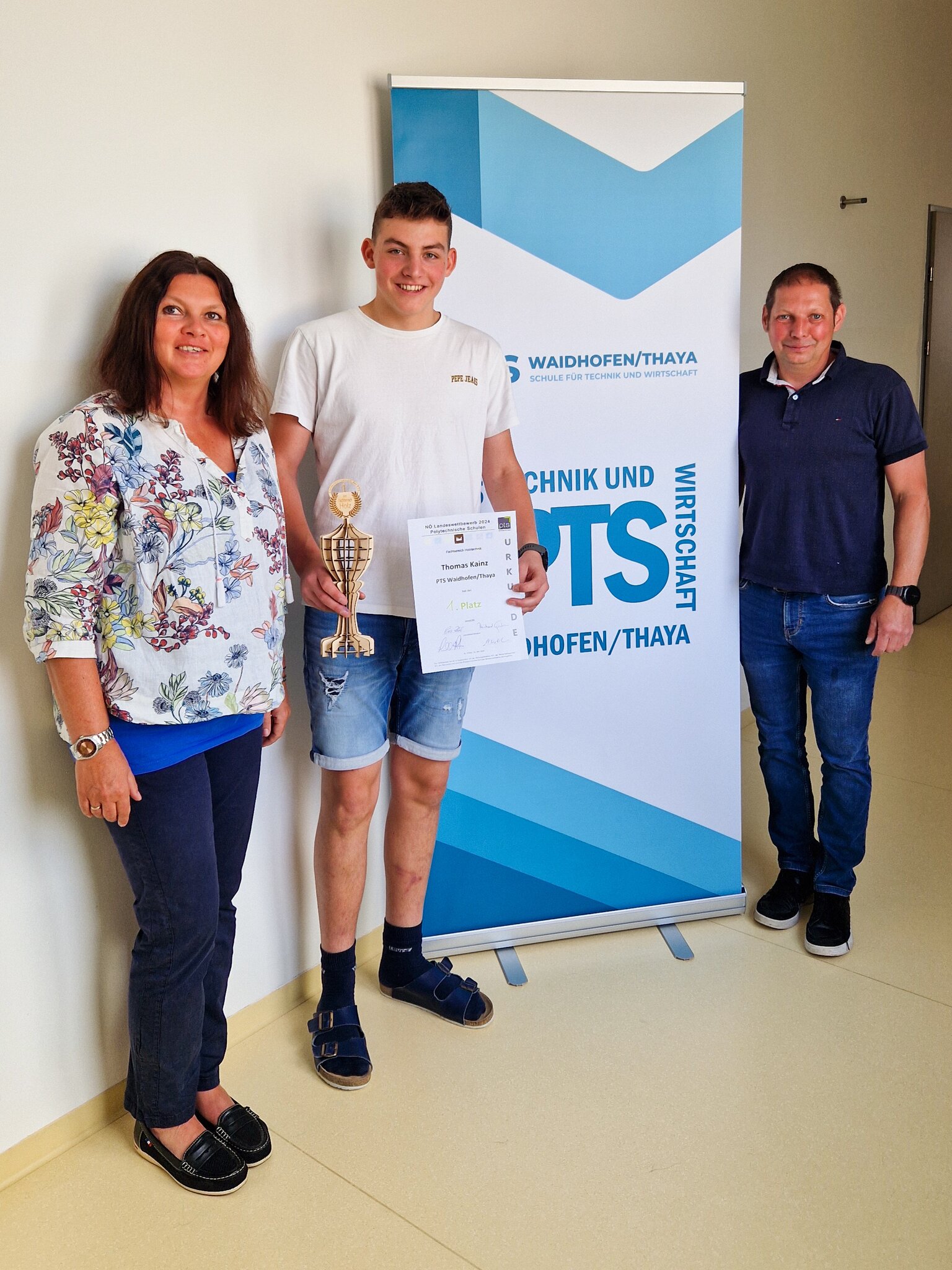PTS Waidhofen: Thomas Kainz holt Landessieg im Fachbereich Holz ...