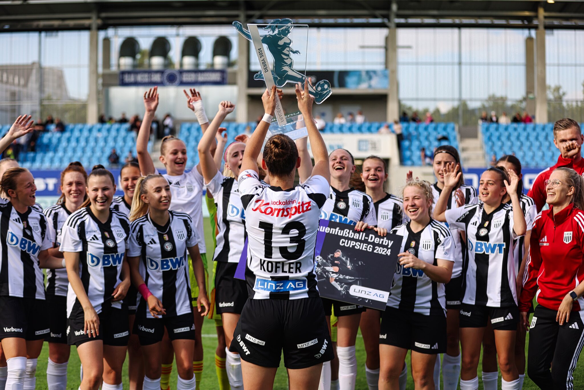Zweiter Titel für Athletikerinnen: LASK-Aufstiegsheldinnen sichern sich ...