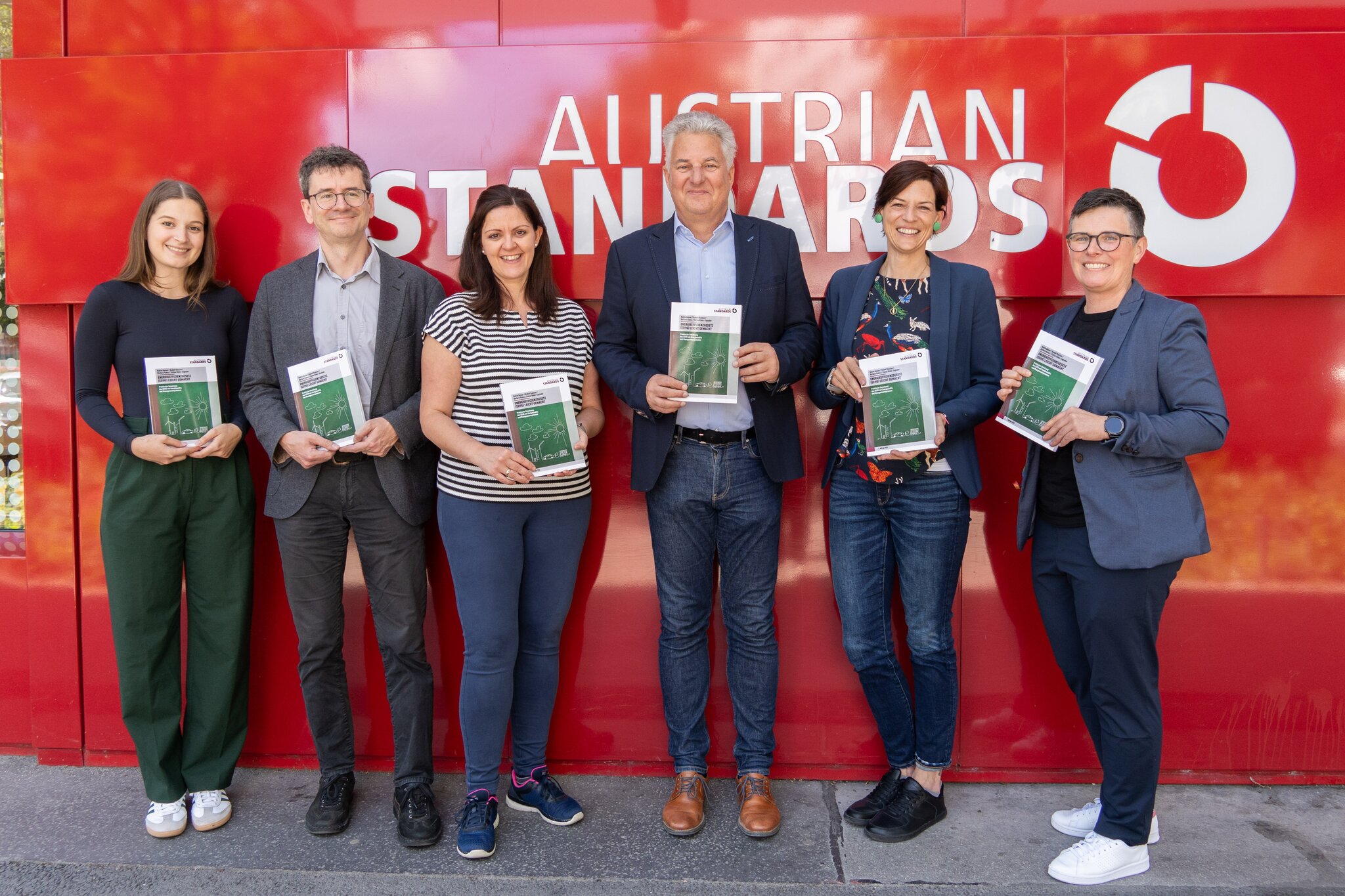 Buchpräsentation: Gebündeltes Wissen in Buchform made in Feldkirchen ...
