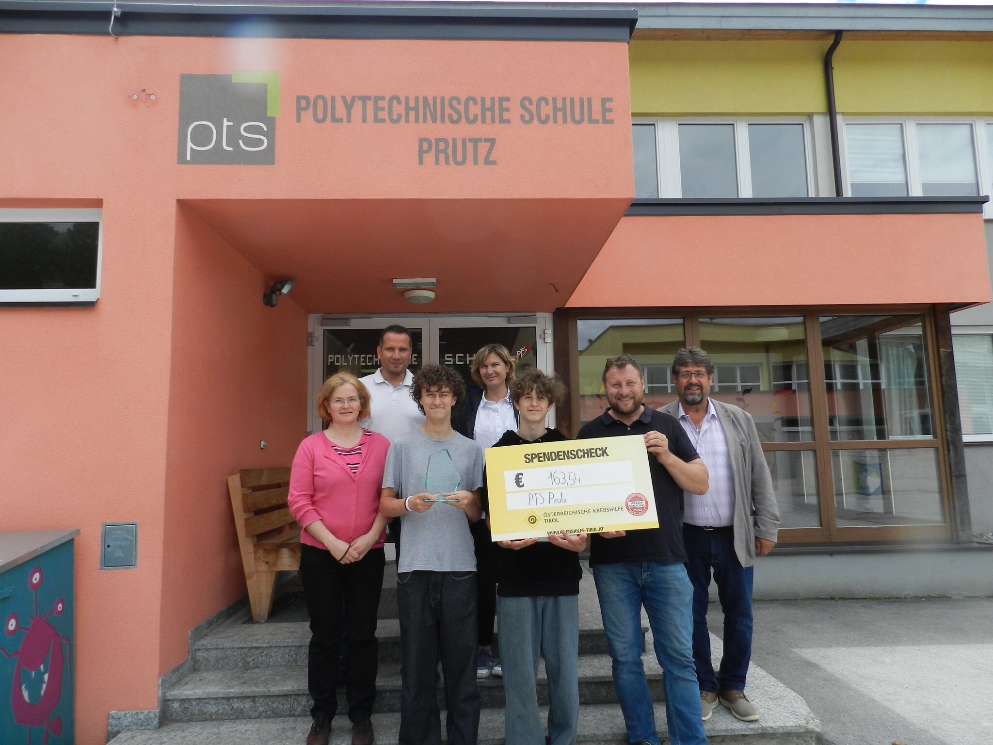 Schüler zeigen Herz: Erfolgreiche Spendensammlung der PTS Prutz - Landeck