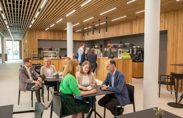 Umbau abgeschlossen: Neues "Haus der Wirtschaft" offiziell am Hessenplatz eröffnet - Linz