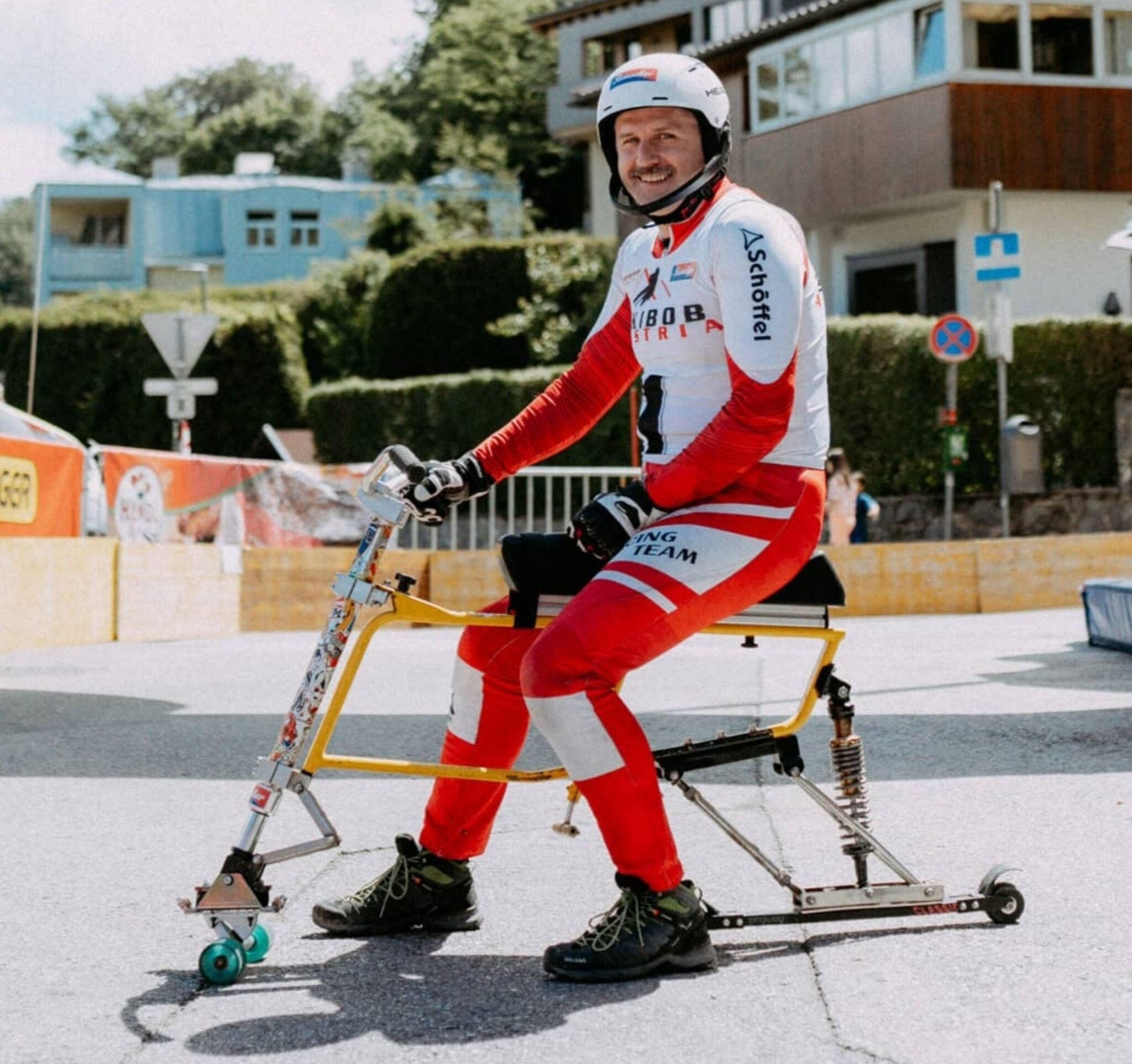 WELTPREMIERE BEI DEN AUSTRIA FINALS: SKIBOB AUF ROLLEN & BESTANDENE ...