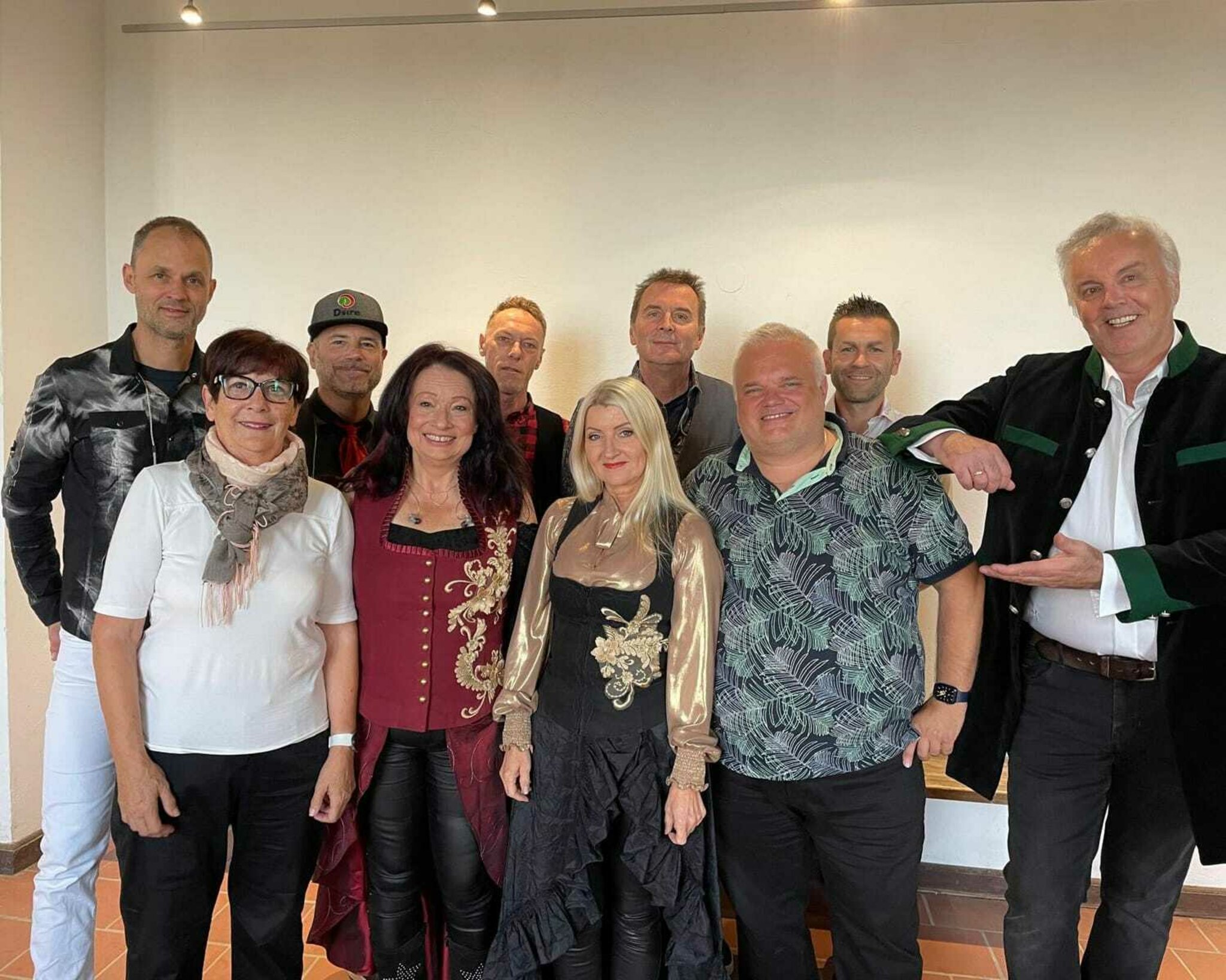 Abschiedstour 2024: Burg Gars: Tolle Stimmung bei ausverkauften ...