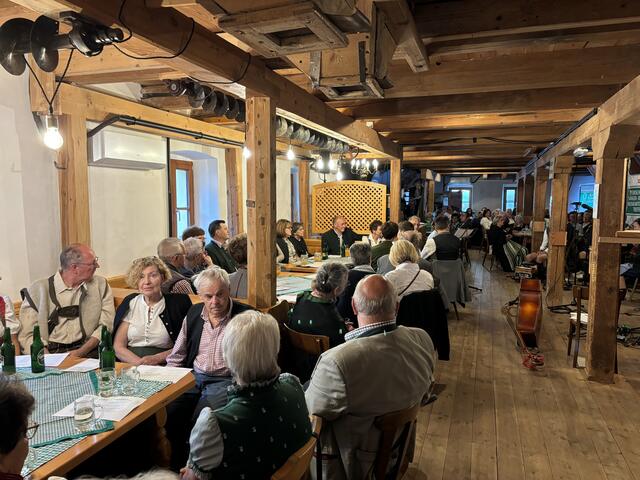 Simon Mühle: Steirische Sänger und Musikanten zu Gast in Trofaiach - Leoben