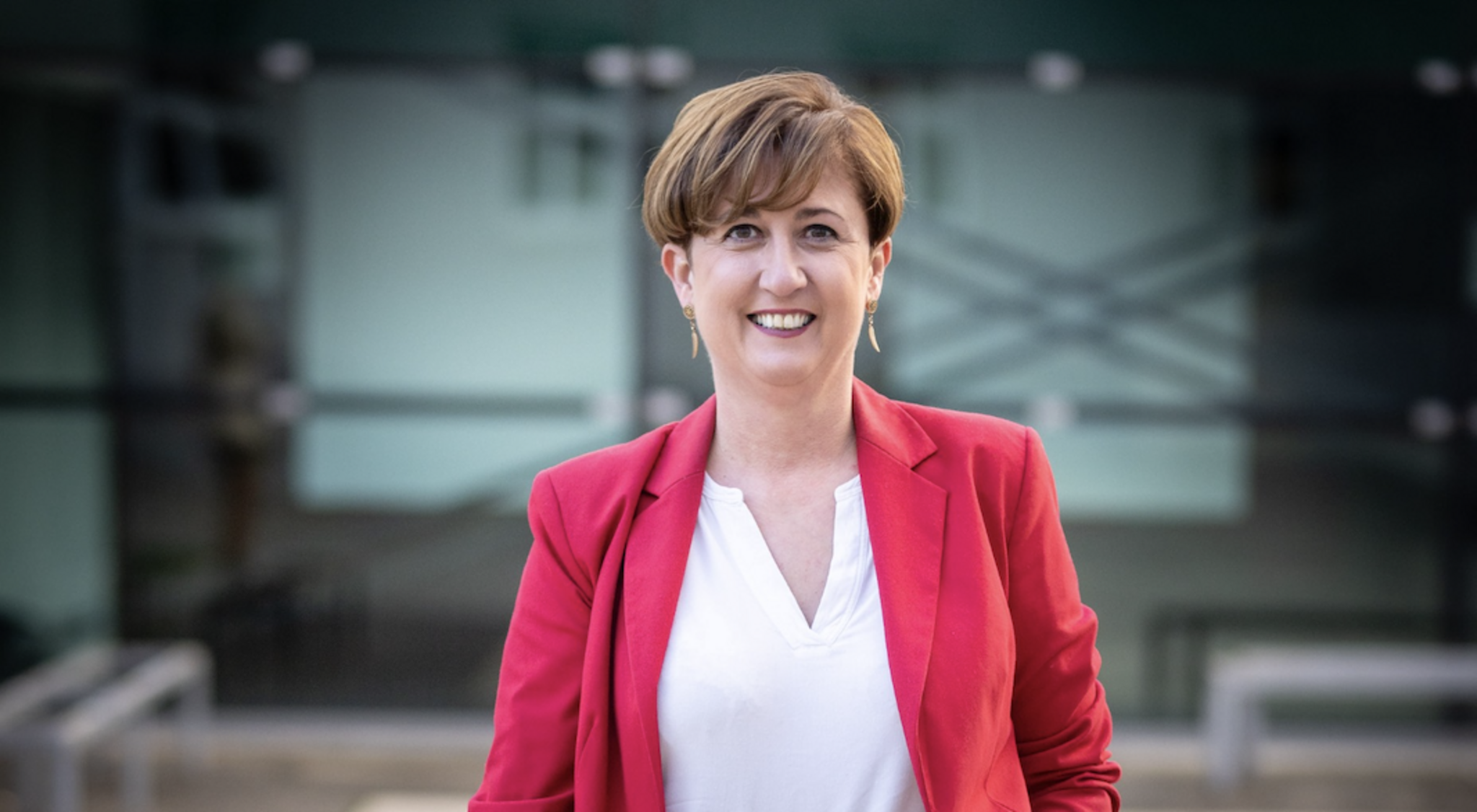 ...der erste Sommerjob: Nicole M. Mayer über das Schnuppern ins ...