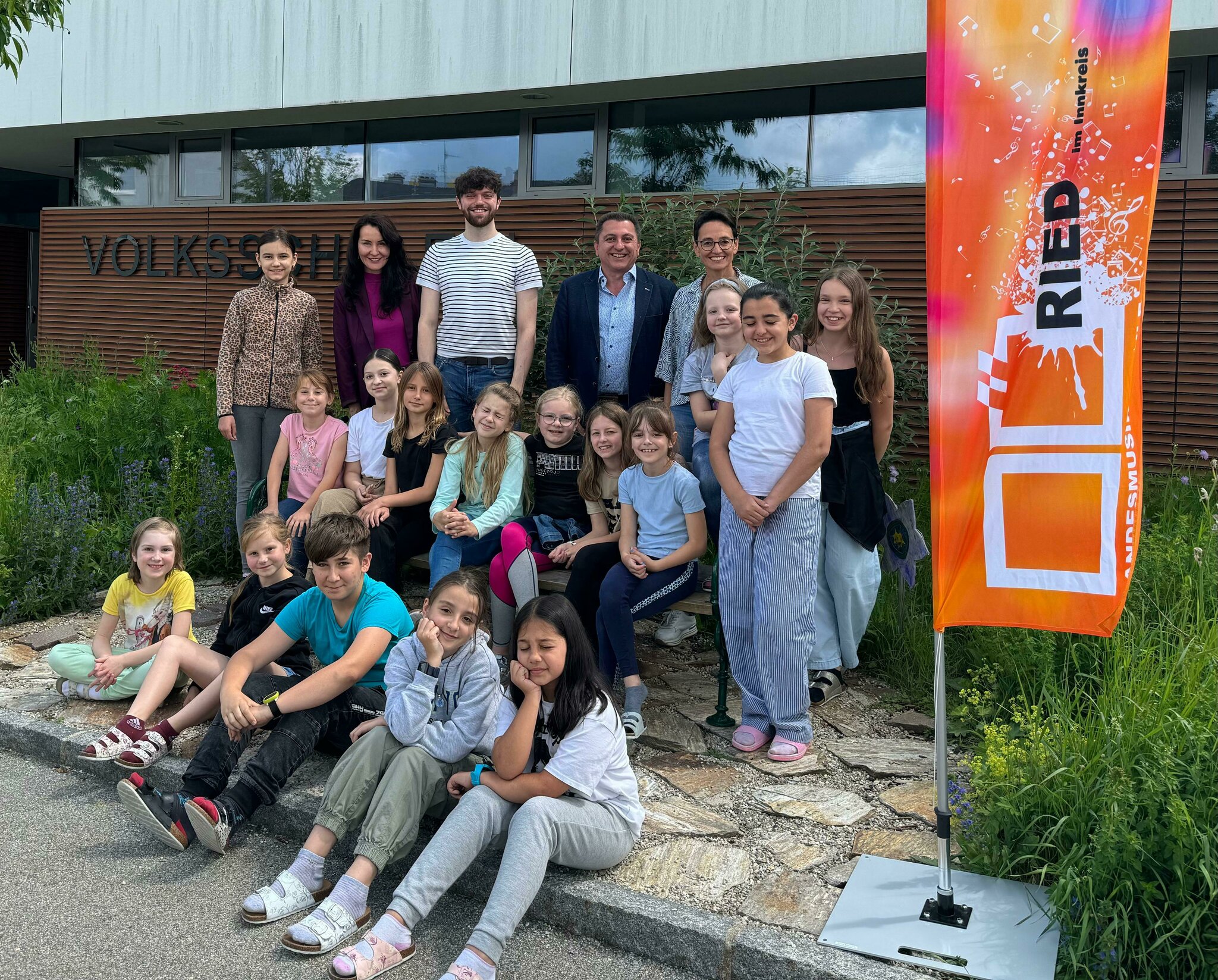 Gesangstalente on stage: Schülerchor der Volksschule 2 zeigt sein ...