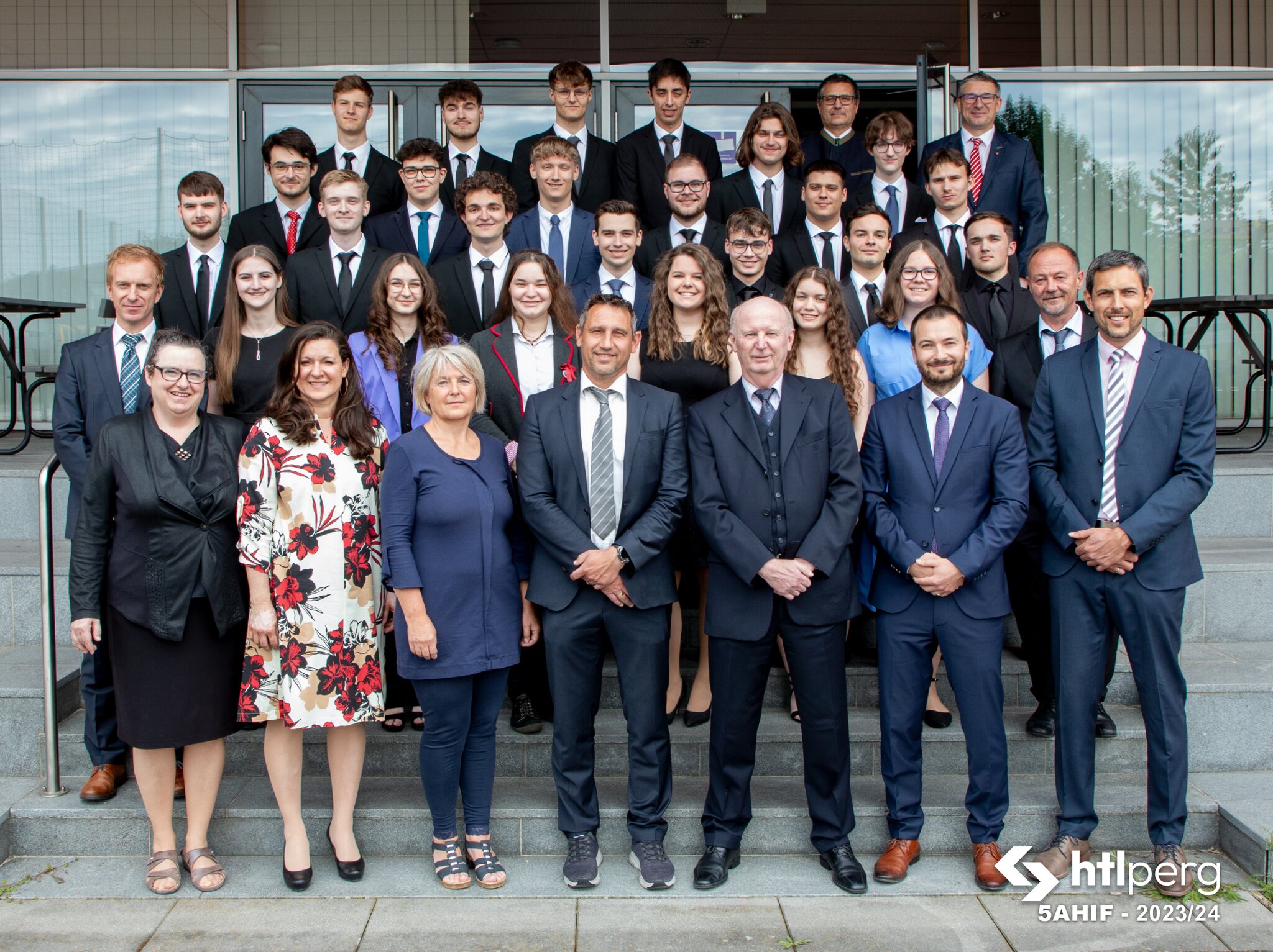 2024: Maturafotos der Abschlussklassen an der HTL Perg - Perg