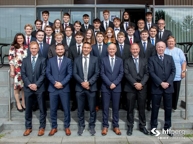 2024: Maturafotos der Abschlussklassen an der HTL Perg - Perg