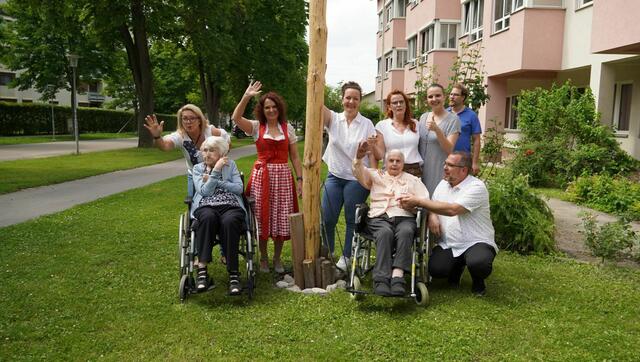 Maibaumumschnitt im PBZ: Maibaumumschnitt mit Vatertagsüberraschung im ...