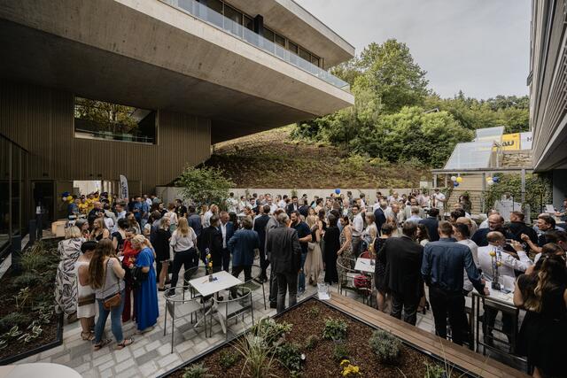 Mit schwebendem "AirDeck": Habau eröffnete neue Konzernzentrale in Perg ...