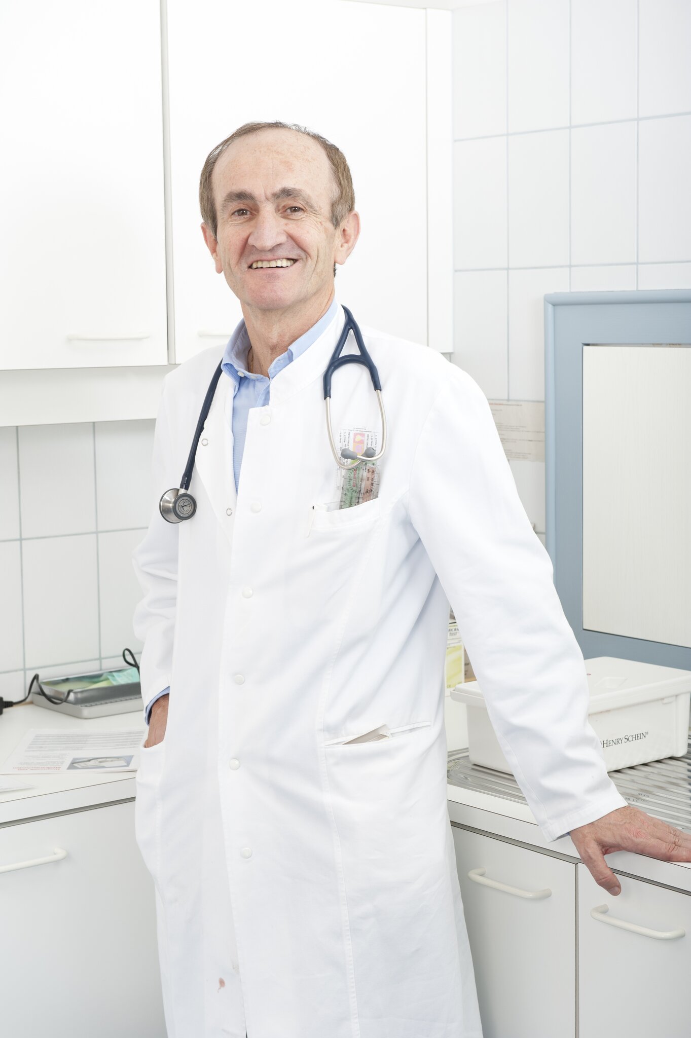 Gemeindearzt geht: MR Dr. Knierzinger aus St. Anton setzt sich zur Ruhe - Landeck