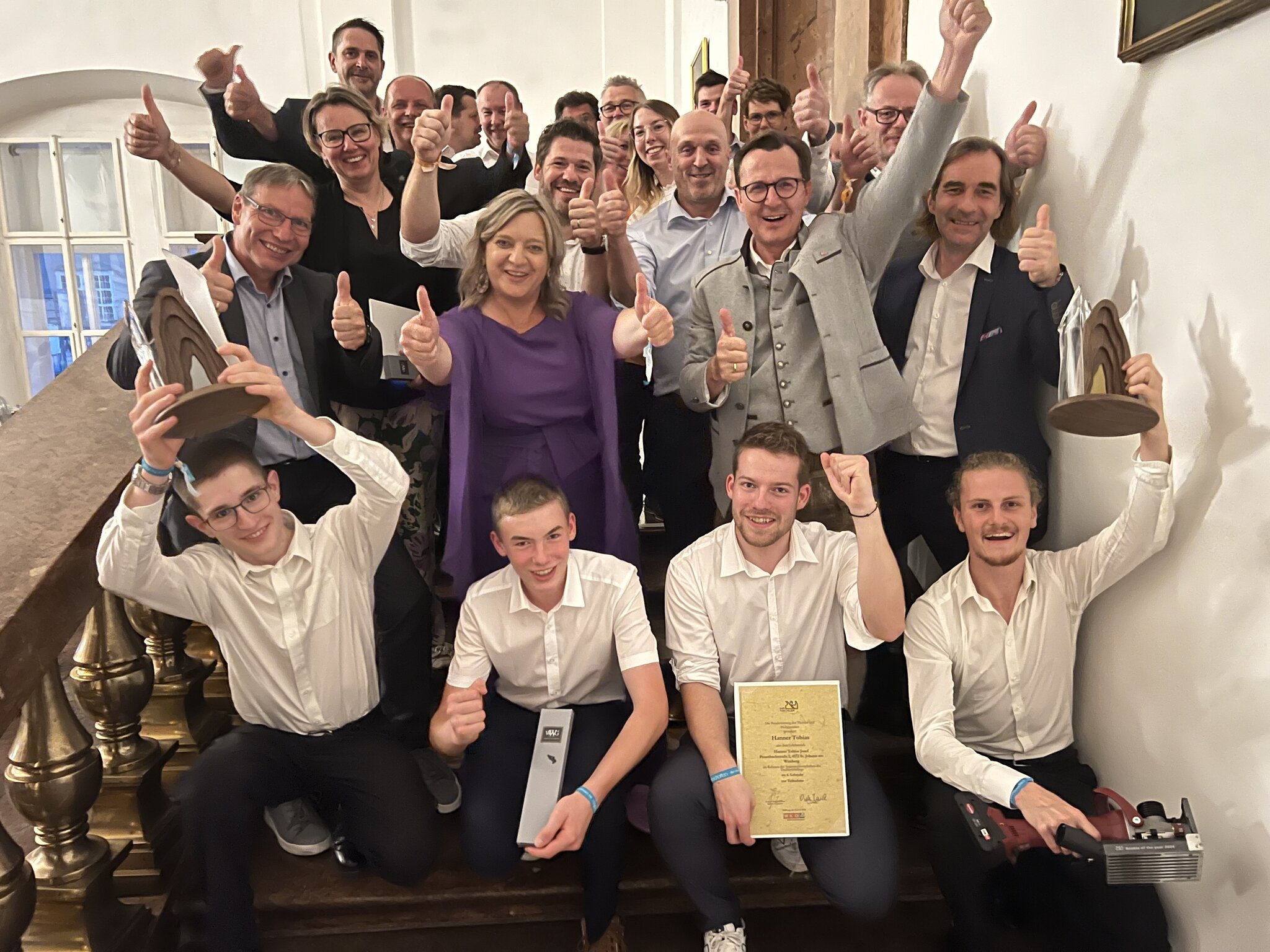 Starke Leistungen: Platz fünf für Hansinger Tischlerlehrling bei den ...