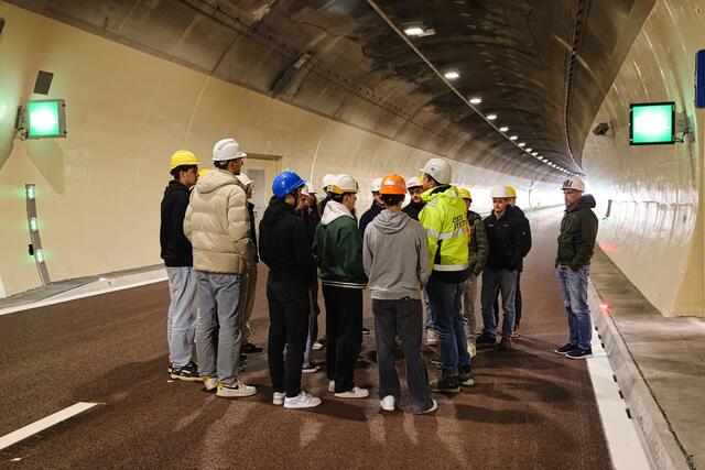 Baustellenbesichtigung an der Westautobahn: HTL1 Linz: Packende ...