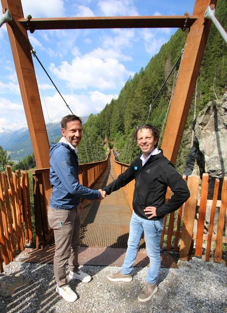 Neustift: Hängebrücke und Fußgängerzone sind offiziell eingeweiht ...
