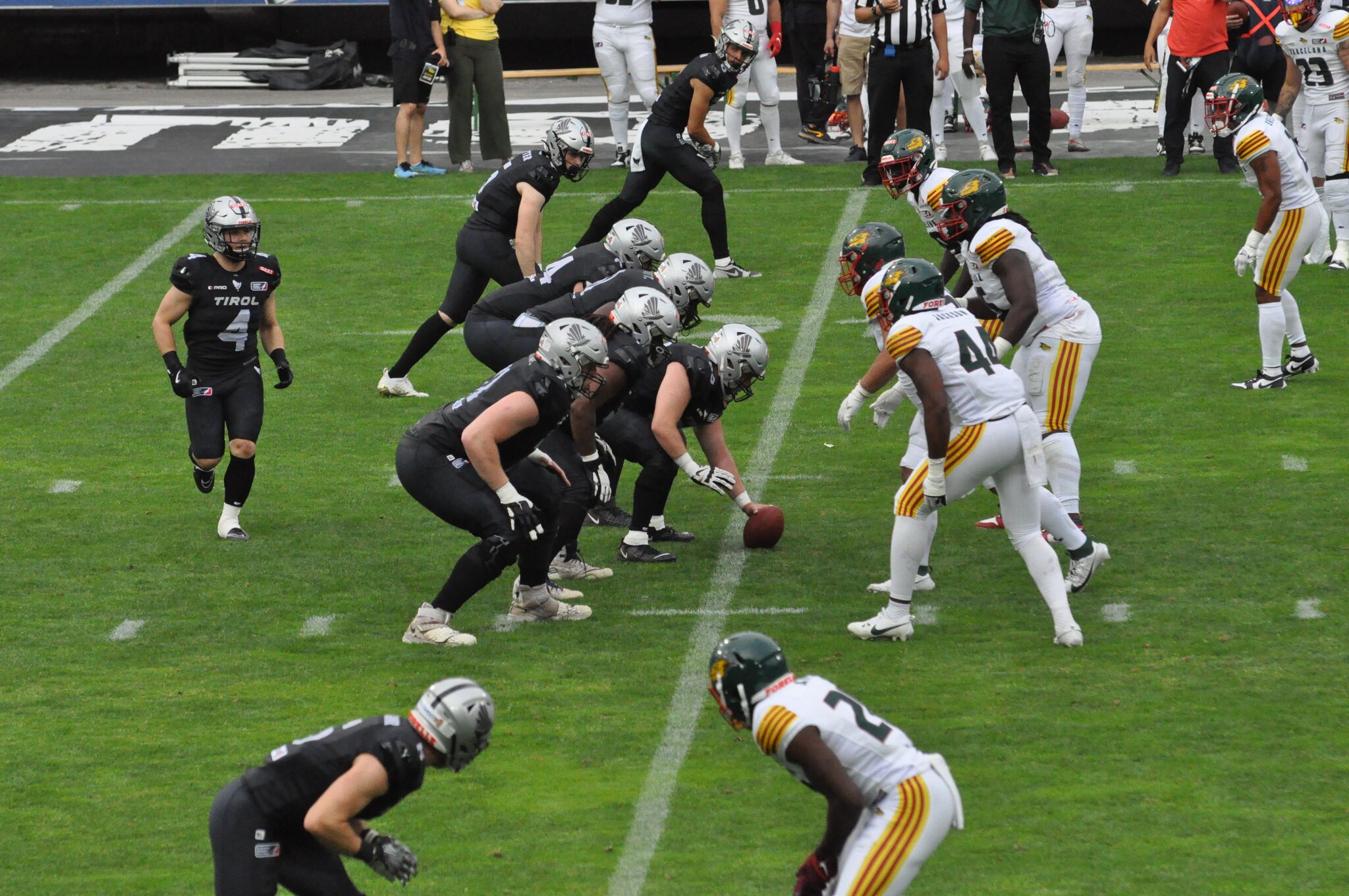 American Football - ELF: Raiders Tirol gewinnen am Tivoli gegen die ...
