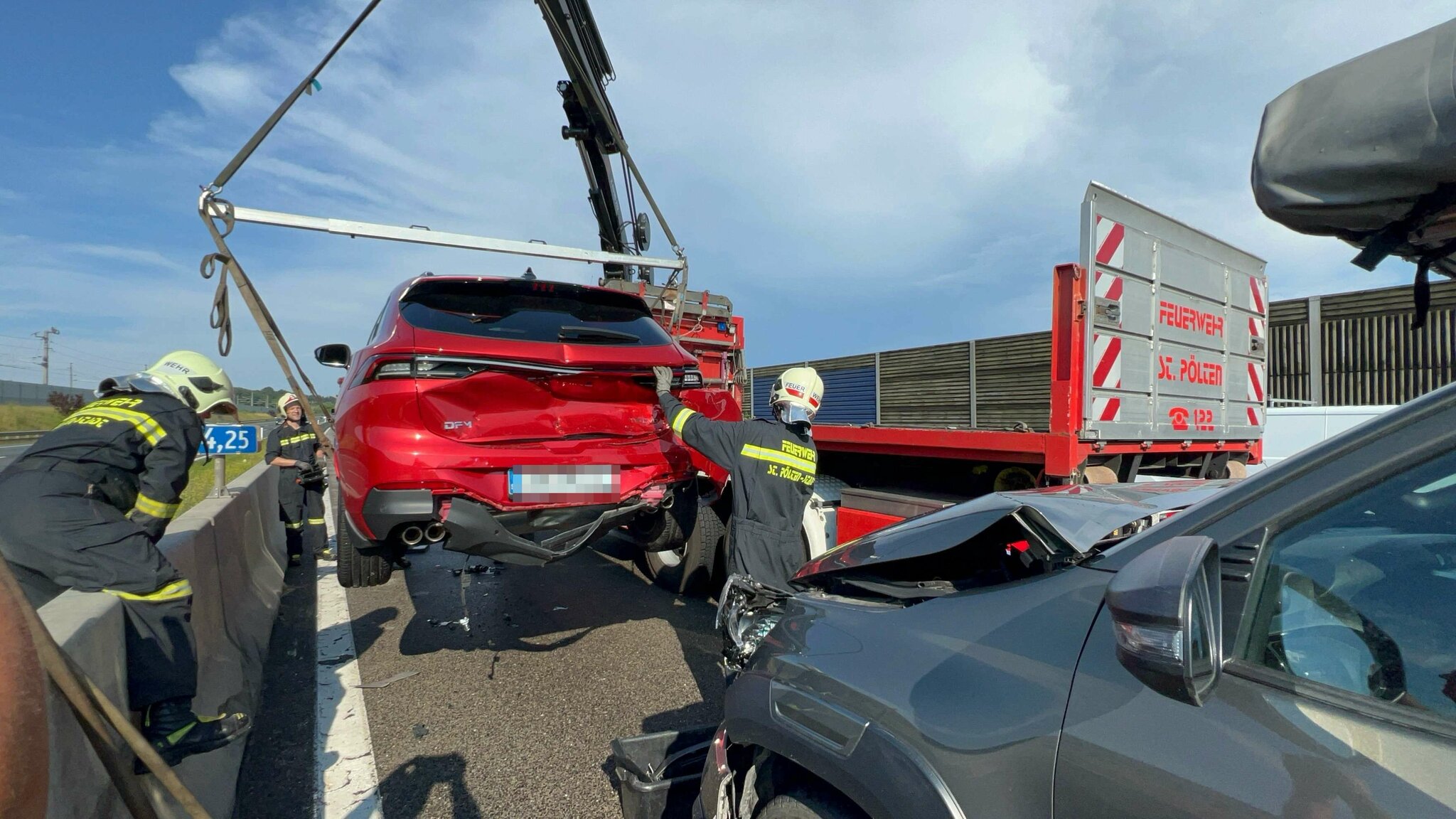 Verkehrsunfall auf der A1: Kilometerlanger Stau zu Ferienbeginn - St. Pölten