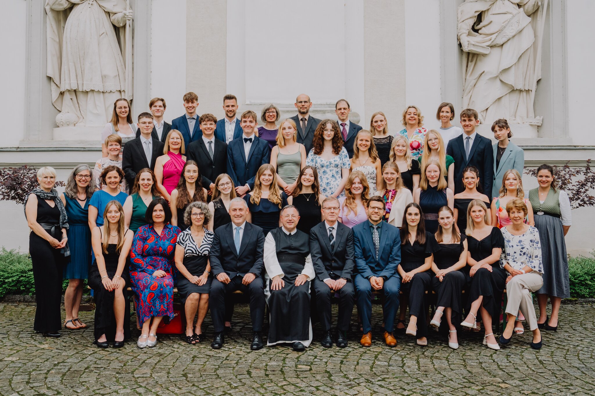 Reifeprüfung 2024: Erfolgreiche Maturaprüfungen im Gymnasium Schlierbach - Kirchdorf