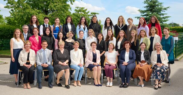 Bildergalerie: Schüler aus dem Bezirk Braunau feiern ihren Abschluss ...