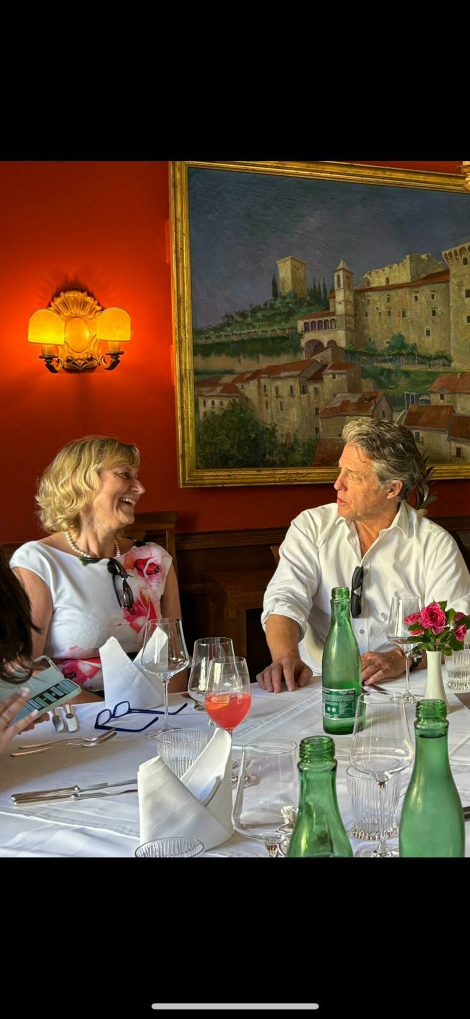 Ein Tag mit Hugh Grant: Sabine Franke aus Straden traf Hollywood-Star ...